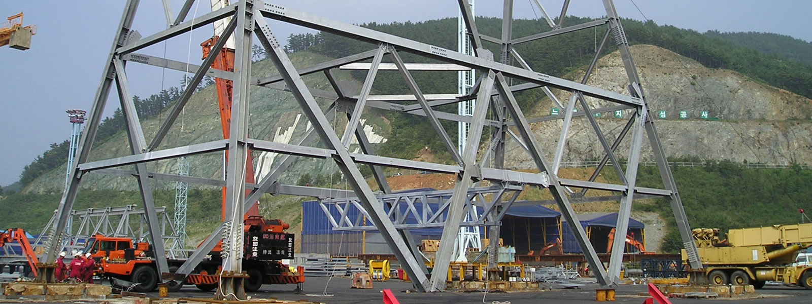 Derrick Assembly - Derrick Services (UK) Ltd