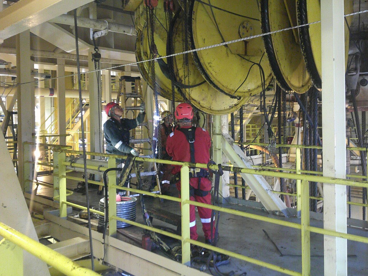 Noble Valiant Turndown Sheaves And Crane Boom Rams - Derrick Services ...