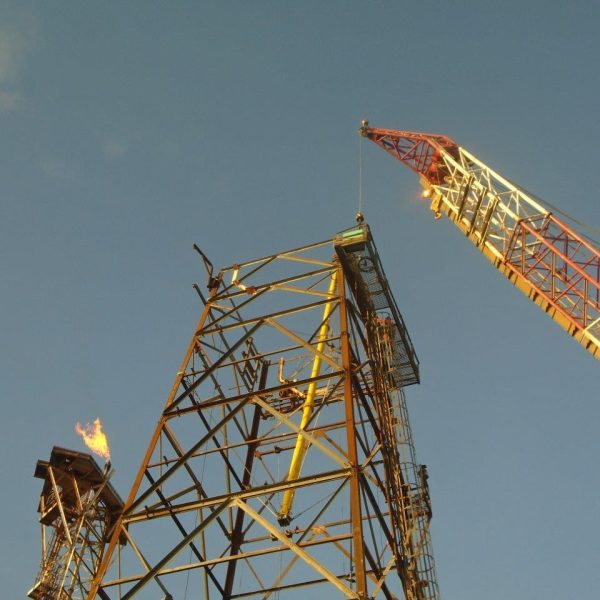 Derrick Removal Case Study - Derrick Services (UK) Ltd